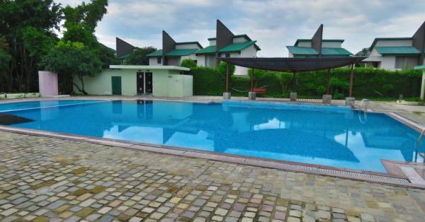 Voco Resort and Spa Riverside Resort